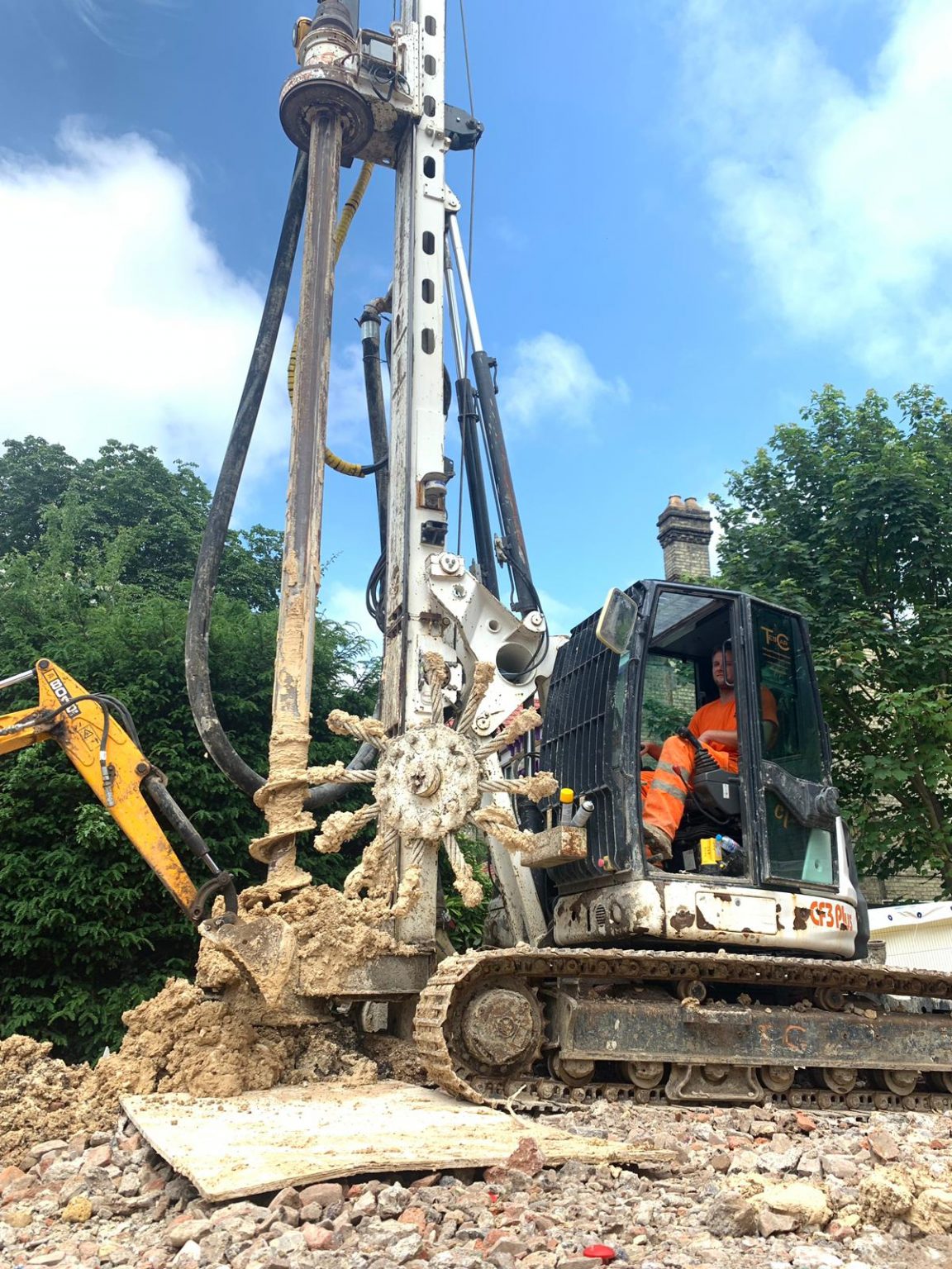 Mini Piling London | Piling Contractors London | KHB Piling